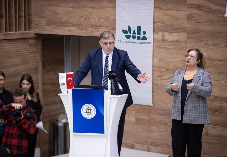 Başkan Cemil Tugay: “Sizleri cesur olmaya davet ediyorum”