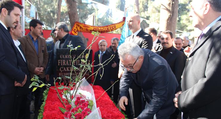 Fırat Çakıroğlu mezarı başında anıldı