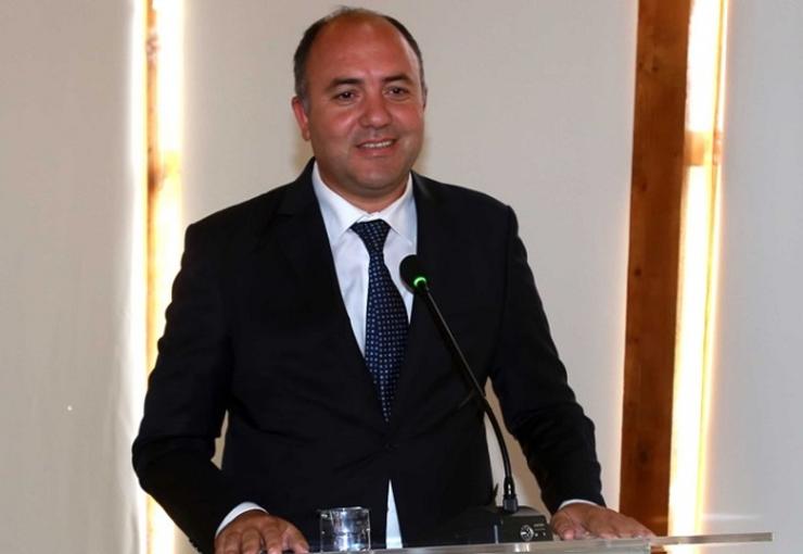 Karabağlar Belediye Başkan Yardımcısı Ceyhan Kayhan istifa etti